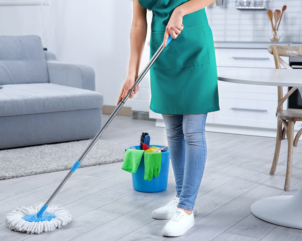 First class cleaning services - Cris Laverie
